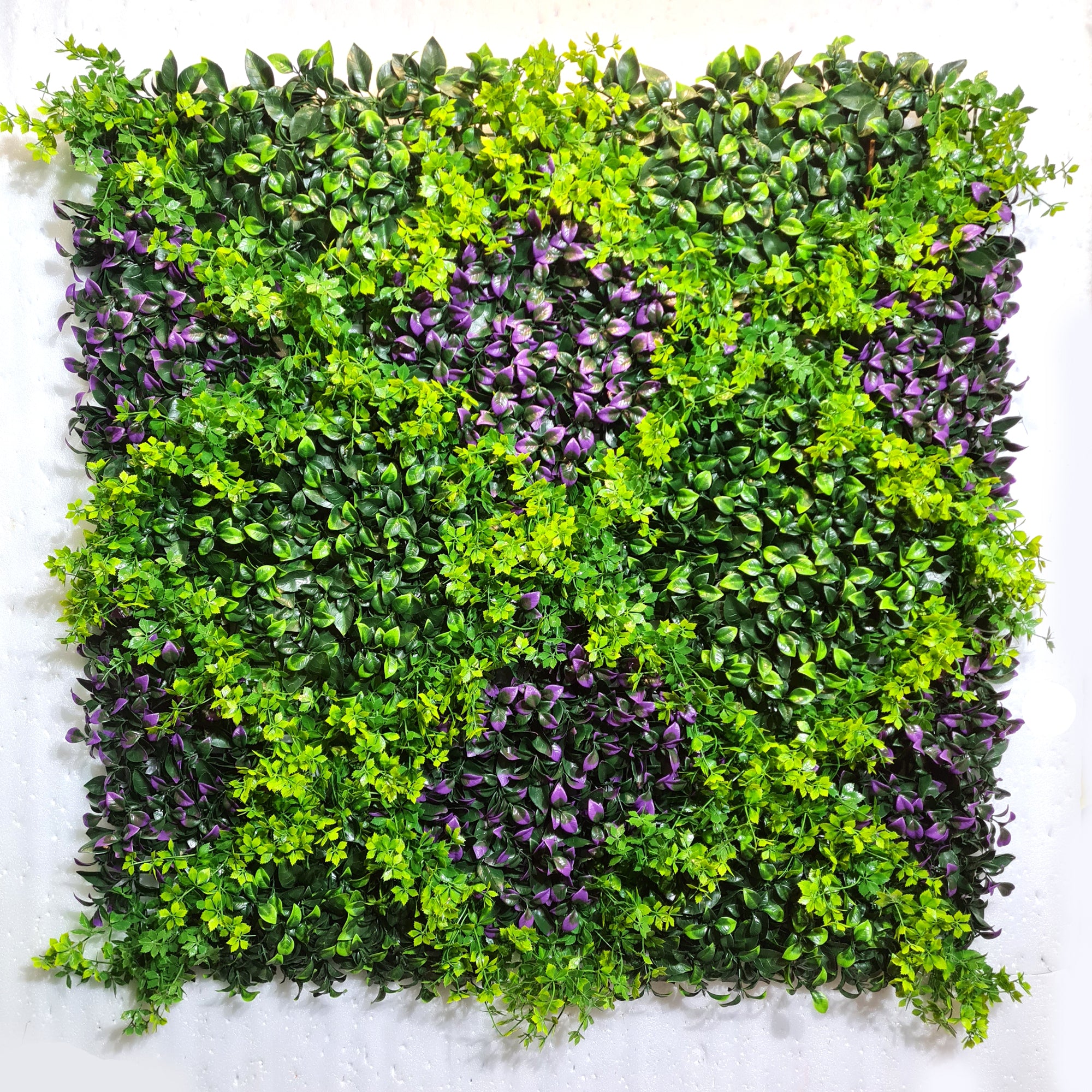 Artificial green wall mat (Outdoor use, 2-3 years colour stable )